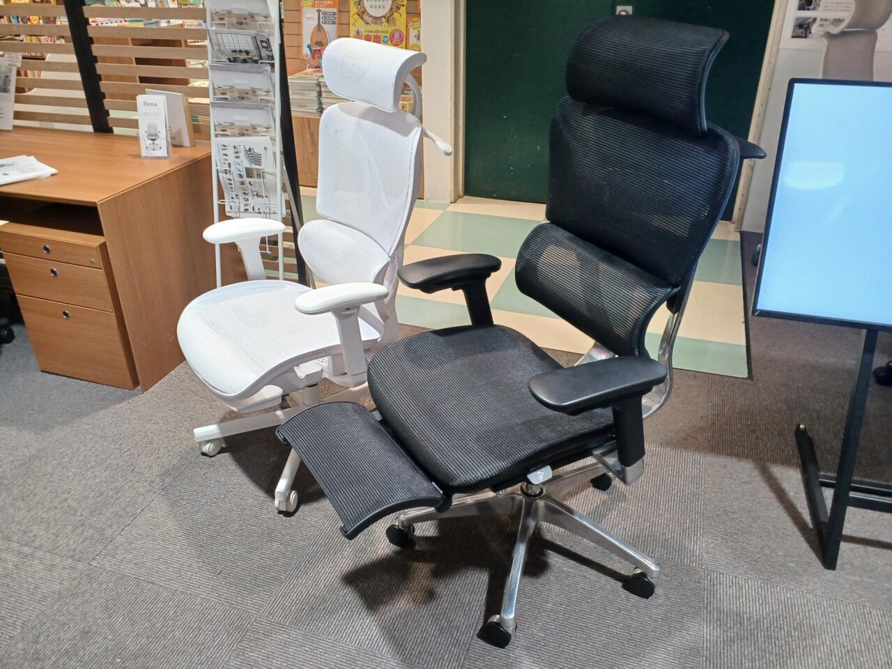 話題のオフィスチェア COFO Chair Premium / COFO Chair Pro が試せます | オフィスレイアウト神戸 ( 兵庫 ...