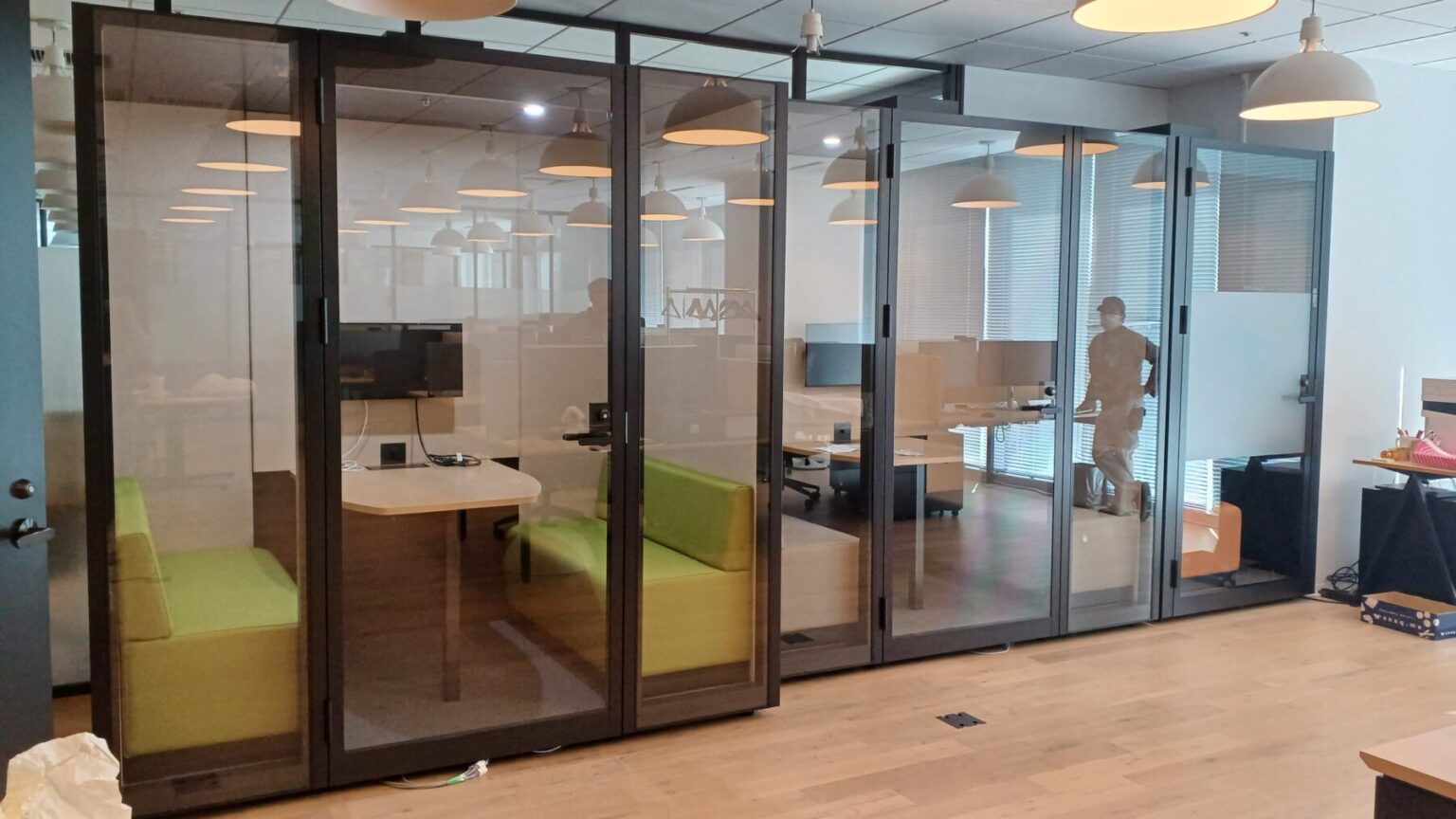 まだまだ需要が絶えません！！コクヨのWORK POD FLEXは今のオフィスには必須かもしれません！！ | オフィスレイアウト神戸 ( 兵庫 | 大阪 | 東京 )